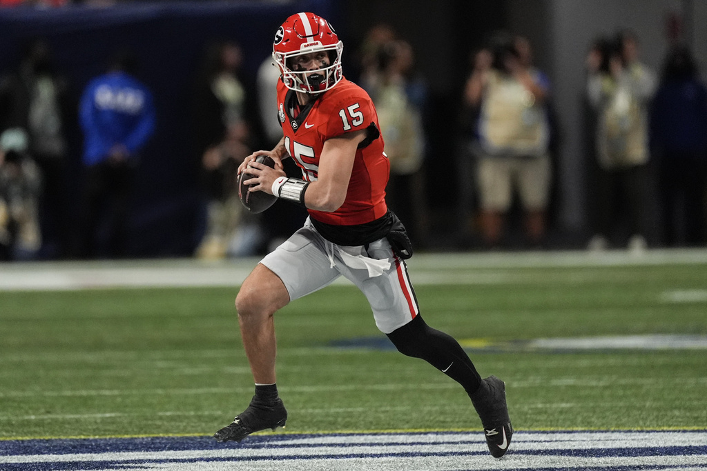 Georgia QB Carson Beck announces plan to enter NFL draft after season ...